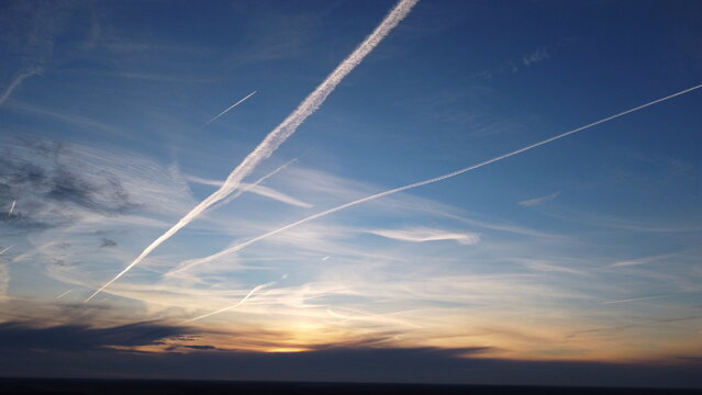 "Chemical Trails" Images – Browse 4,075 Stock Photos, Vectors, and ...