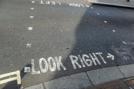 「Left-Hand」の写真素材 | 5,263件の無料イラスト画像 | Adobe Stock