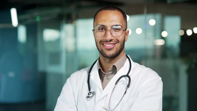 Doctors Office Hispanic Images – Browse 13,900 Stock Photos, Vectors ...