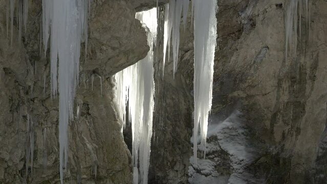 "Ice Spikes"-Bilder: Stock-Fotos & -Videos. | Adobe Stock