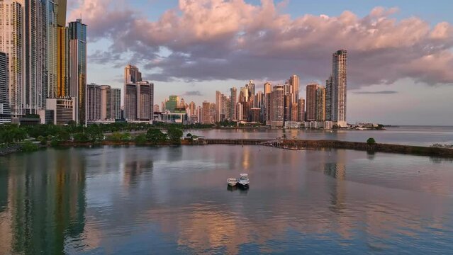 Panama-Orange Bilder – Durchsuchen 5,171 Archivfotos, Vektorgrafiken ...