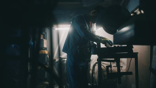"Metal Worker" Images – Browse 346,595 Stock Photos, Vectors, and Video ...