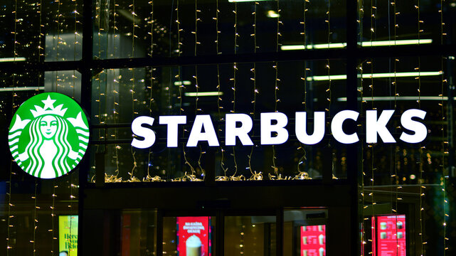 Starbucks Design Mockup Images – Browse 85 Stock Photos, Vectors, and ...