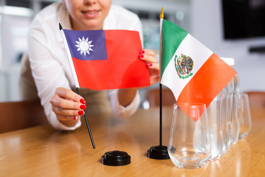 Taiwanian Bilder – Durchsuchen 33 Archivfotos, Vektorgrafiken und ...