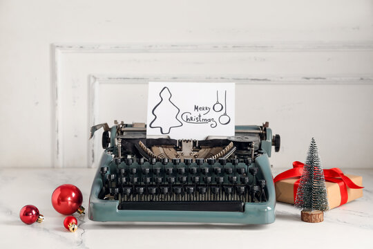 Merry Christmas Typewriter Images – Browse 802 Stock Photos, Vectors ...