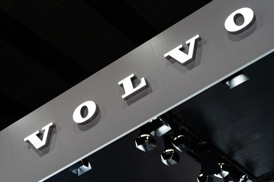 Volvo Logo Wallpaper 4k