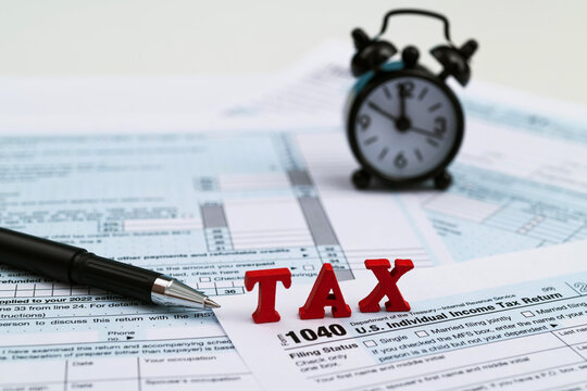 "1040 Tax Form" Images – Browse 1,596 Stock Photos, Vectors, and Video ...