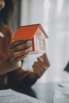 Real Estate Investor Images – Browse 27,118 Stock Photos, Vectors, and ...