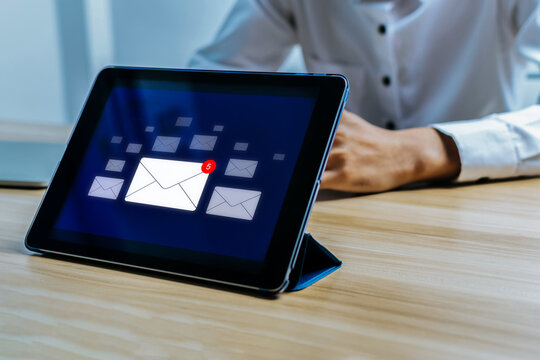 Inbox Desk-Bilder: Stock-Fotos & -Videos. | Adobe Stock