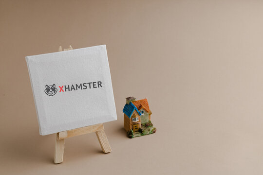 「Xhamster」の写真素材 | 56件の無料イラスト画像 | Adobe Stock
