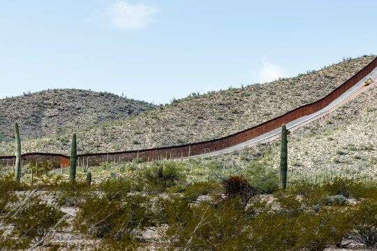 "Us Mexico Border" Images – Browse 1,952 Stock Photos, Vectors, and ...