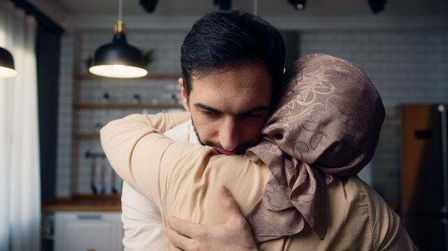 "Pound Hug" bilder – Bläddra bland 24,542 stockfoton, vektorer och ...