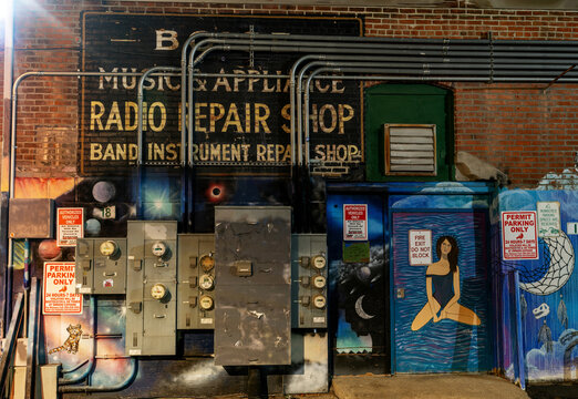 "Back Alley" Images – Browse 8,367 Stock Photos, Vectors, and Video ...