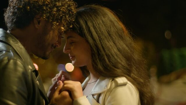 "Slow Dance" Imagens – Procure 3,008 fotos, vetores e vídeos | Adobe Stock