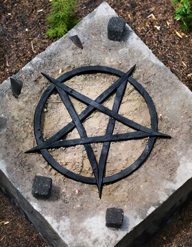 Imágenes de "Devil Worship": descubre bancos de fotos, ilustraciones ...