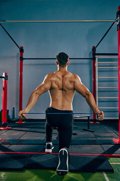 "Back Exercises" Bilder – Durchsuchen 1,125 Archivfotos, Vektorgrafiken ...