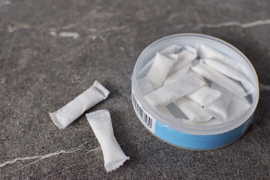 Swedish Snus"」の写真素材 | 1,100件の無料イラスト画像 | Adobe Stock