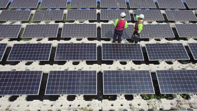 Solar Panel Moving With Sun Images – Browse 1,412 Stock Photos, Vectors ...