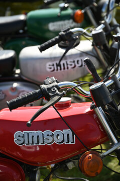 Simson-Bilder: Stock-Fotos & -Videos. | Adobe Stock