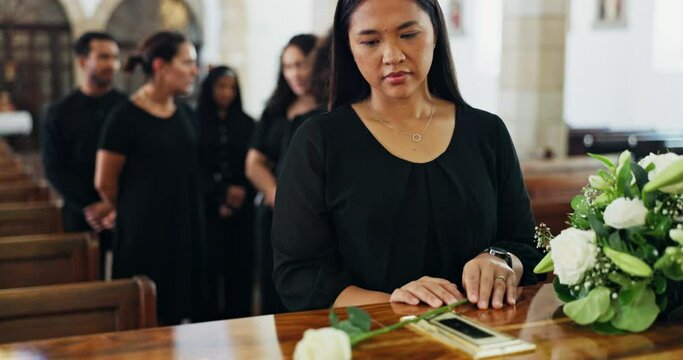 Family At Funeral Images – Browse 13,099 Stock Photos, Vectors, and ...
