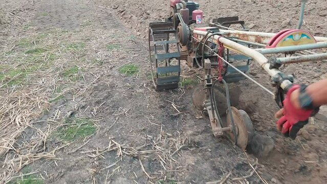 Imágenes de "Walk-Behind Tractor": descubre bancos de fotos ...