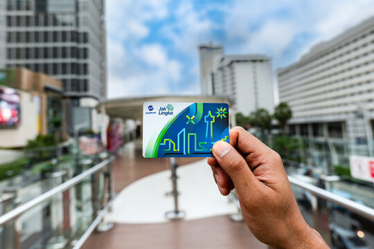 รูปภาพTransjakarta – เลือกดูภาพถ่ายสต็อก เวกเตอร์ และวิดีโอ274 | Adobe ...