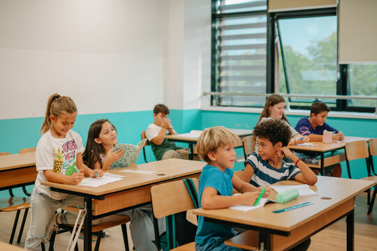 "Raising Hands" Bilder – Durchsuchen 41,111 Archivfotos, Vektorgrafiken ...