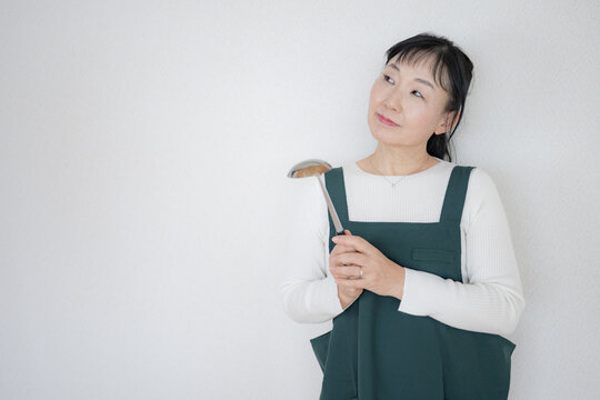 迷う 女 Images – Browse 2,081 Stock Photos, Vectors, and Video | Adobe Stock