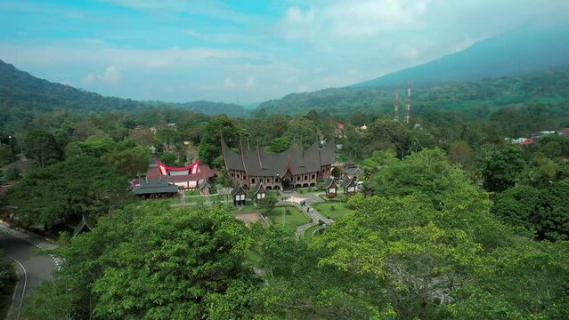 Minang Bilder – Durchsuchen 1,053 Archivfotos, Vektorgrafiken und ...