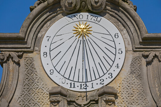 "Sun Clock" Bilder – Durchsuchen 763 Archivfotos, Vektorgrafiken und ...