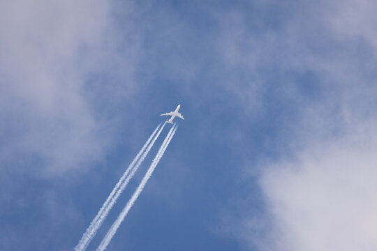 "Chemical Trails" Images – Browse 3,269 Stock Photos, Vectors, and ...