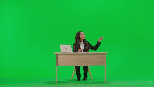 News Desk Green Screen Images – Browse 1,237 Stock Photos, Vectors, and ...