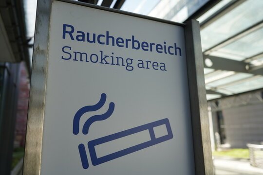 「Zigaretten-Symbol」の写真素材 | 426件の無料イラスト画像 | Adobe Stock