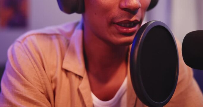 "Talk Radio" Images – Browse 832 Stock Photos, Vectors, and Video | Adobe Stock