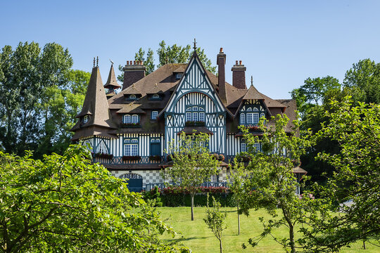 รูปภาพ"Strassburger – เลือกดูภาพถ่ายสต็อก เวกเตอร์ และวิดีโอ86 | Adobe ...