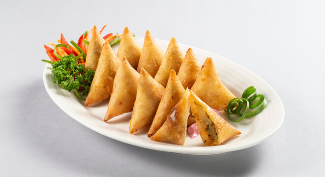 "Samosa Isolated" Images – Browse 291 Stock Photos, Vectors, and Video ...