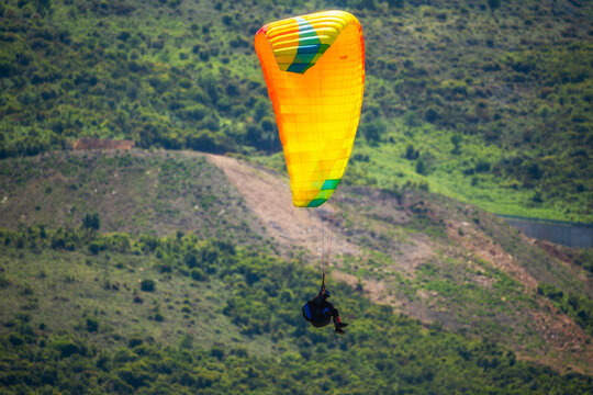 「Speedflyer」の写真素材 | 1,297件の無料イラスト画像 | Adobe Stock