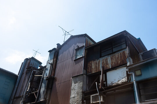 バラック Images – Browse 258 Stock Photos, Vectors, and Video | Adobe Stock