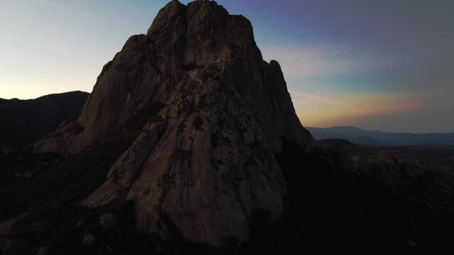 "Giant Rock" Imagens – Procure 3,375 fotos, vetores e vídeos | Adobe Stock