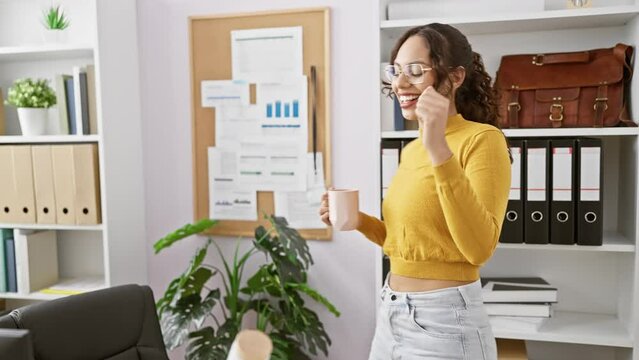 Happy Office Employees Images – Browse 953,516 Stock Photos, Vectors ...