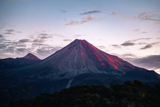 Colima Background Image: Stunning Photo Of Volcanic Lightning At