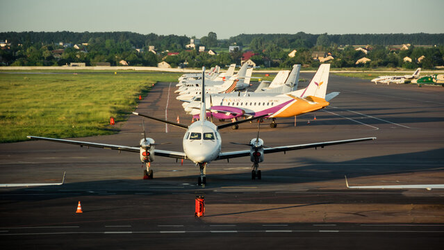 รูปภาพTurboprops – เลือกดูภาพถ่ายสต็อก เวกเตอร์ และวิดีโอ7,327 | Adobe ...