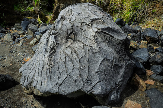 "Volcanic Bomb" Imagens – Procure 2,704 fotos, vetores e vídeos | Adobe ...