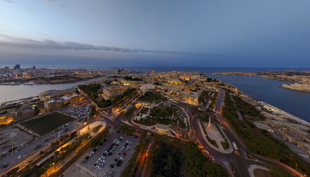 Malta Valetta"」の写真素材 | 15件の無料イラスト画像 | Adobe Stock