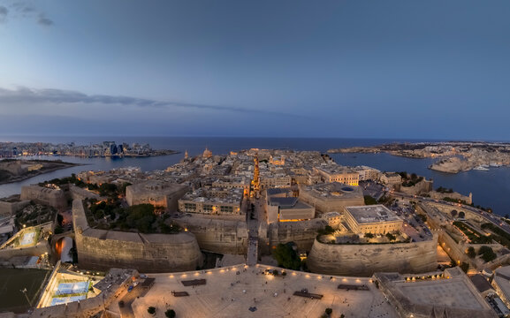 Malta Valetta"」の写真素材 | 15件の無料イラスト画像 | Adobe Stock