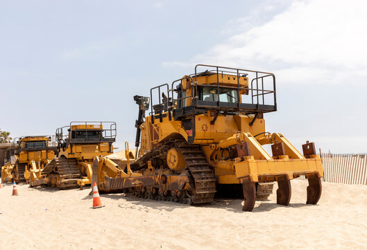 Dozer Tracks Images – Browse 26,529 Stock Photos, Vectors, and Video ...