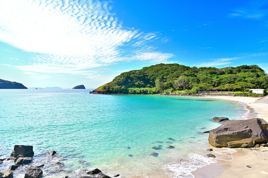 「綺麗な海」の写真素材 | 1,368,424件の無料イラスト画像 | Adobe Stock