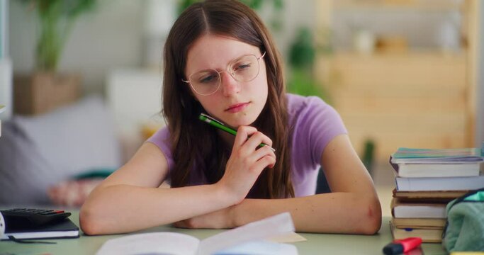 "Deep Thinking" - Images et vidéos libres de droits | Adobe Stock