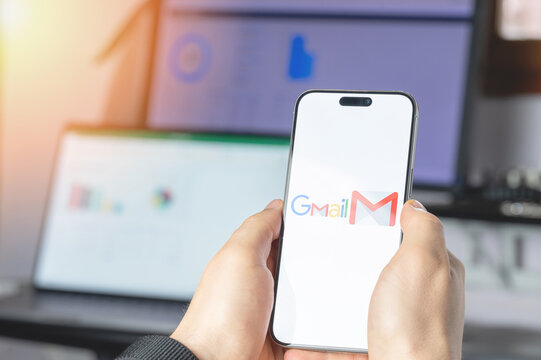 Gmail Mockup-Bilder: Stock-Fotos & -Videos. | Adobe Stock