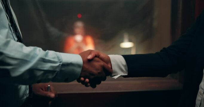 "Gentlemen Agreement" - Images et vidéos libres de droits | Adobe Stock